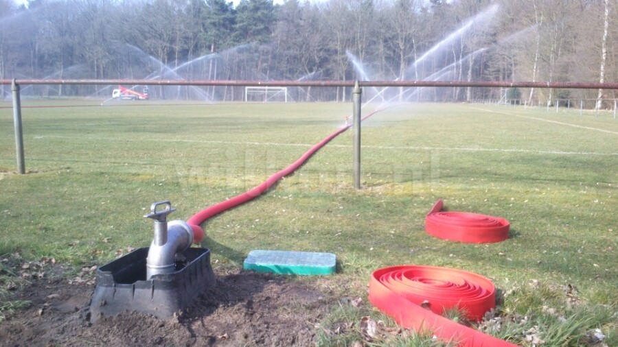 Voetbalveld sproeiers